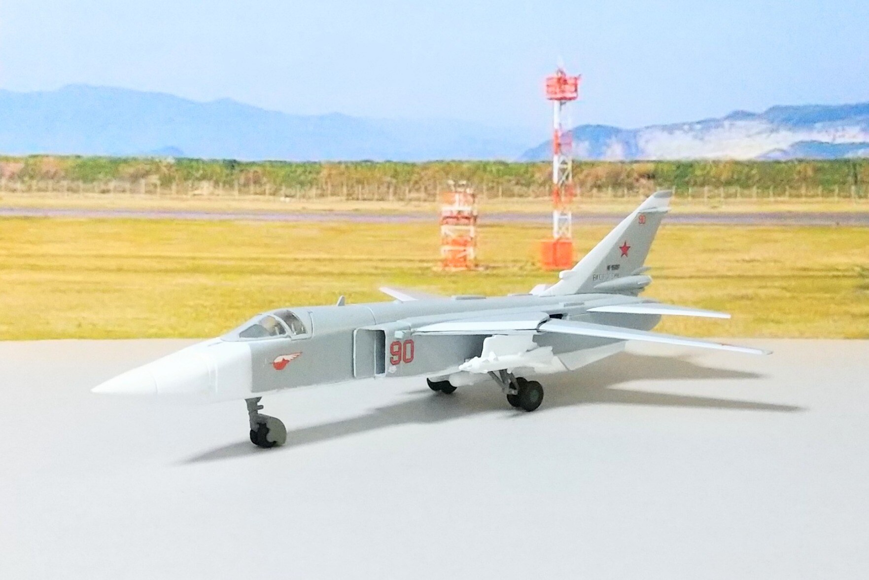 ターボ5号: "スホーイ設計局 Su-24M2 フェンサーD ロシア航空宇宙軍 第2混成航空連隊 90号機 …" - Pawoo - 創作活動 ...