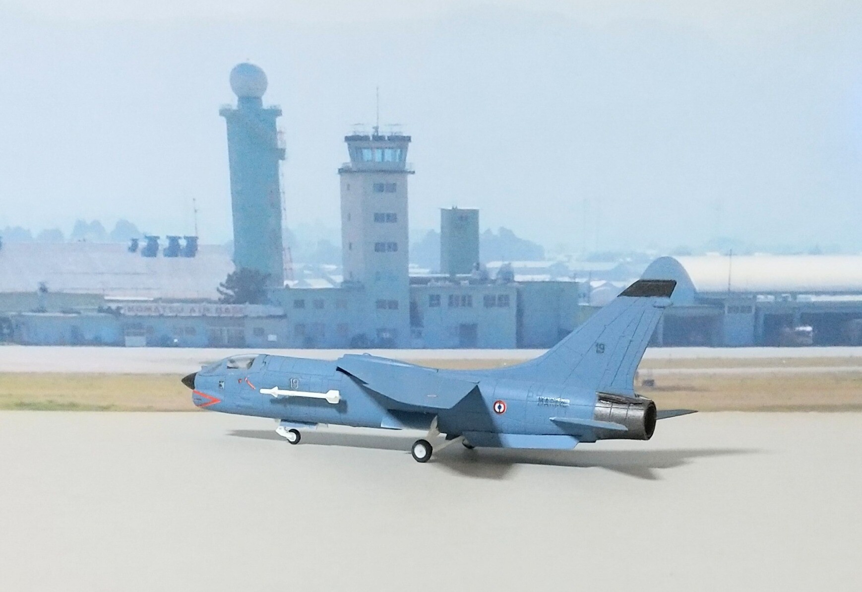 ターボ5号: "チャンス・ヴォート F-8FN クルセーダー フランス海軍 クレマンソー空母航空団 第12F飛行…" - Pawoo - 創作 ...