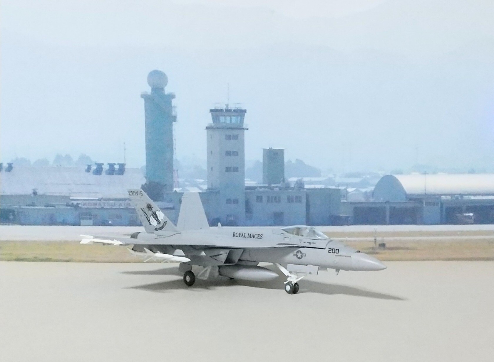ターボ5号: "マクドネル・ダグラス F/A-18E スーパーホーネット 第27戦闘飛行隊 「ロイヤルメイセス」…" - Pawoo - 創作 ...
